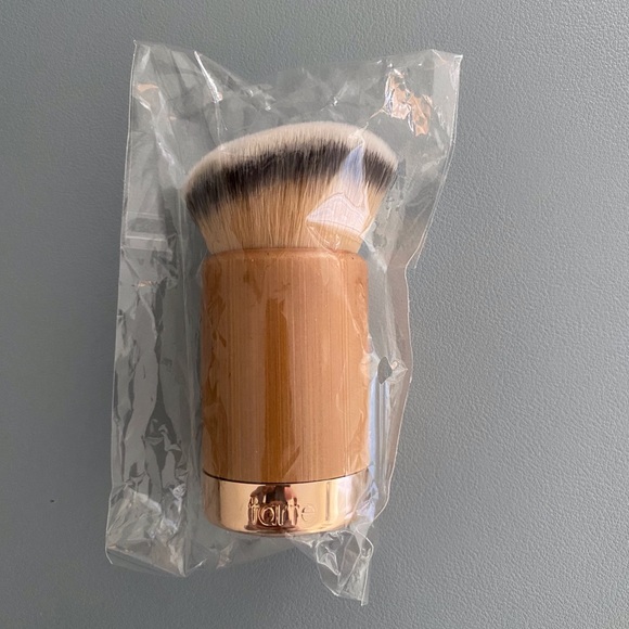 tarte | Makeup | New Tarte Angled Blur Brush | Poshmark